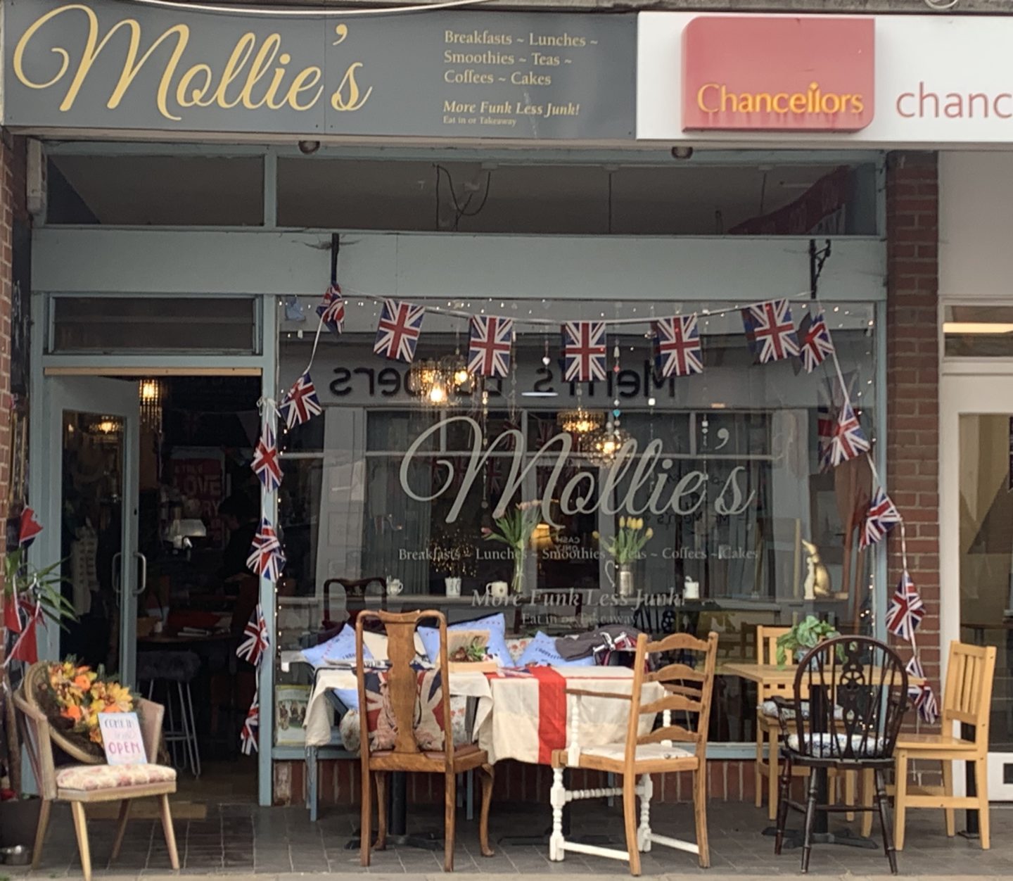 Mollie's Cafe - BunkFest 2025